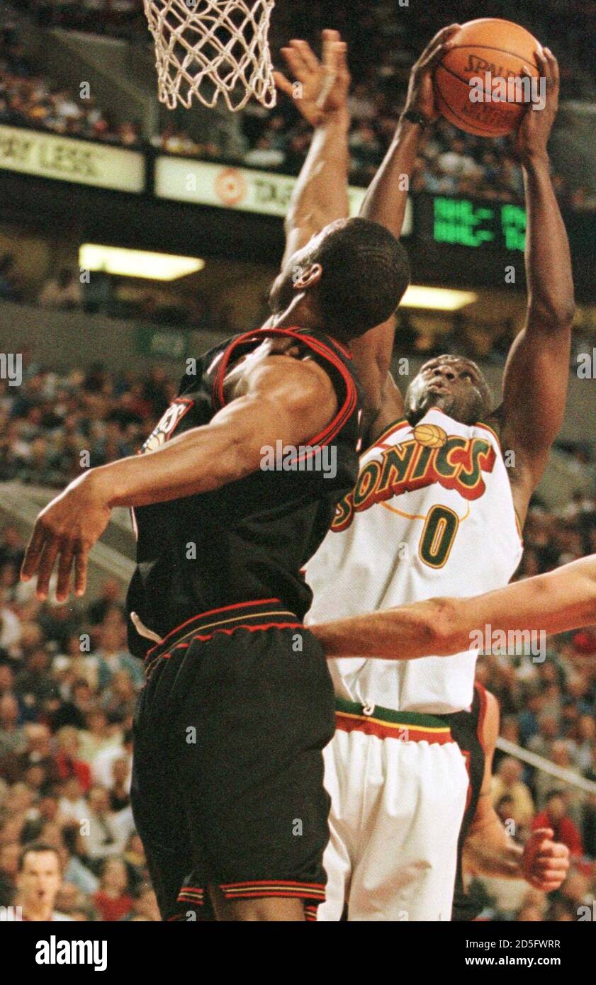 Polynice hi-res stock photography and images - Alamy