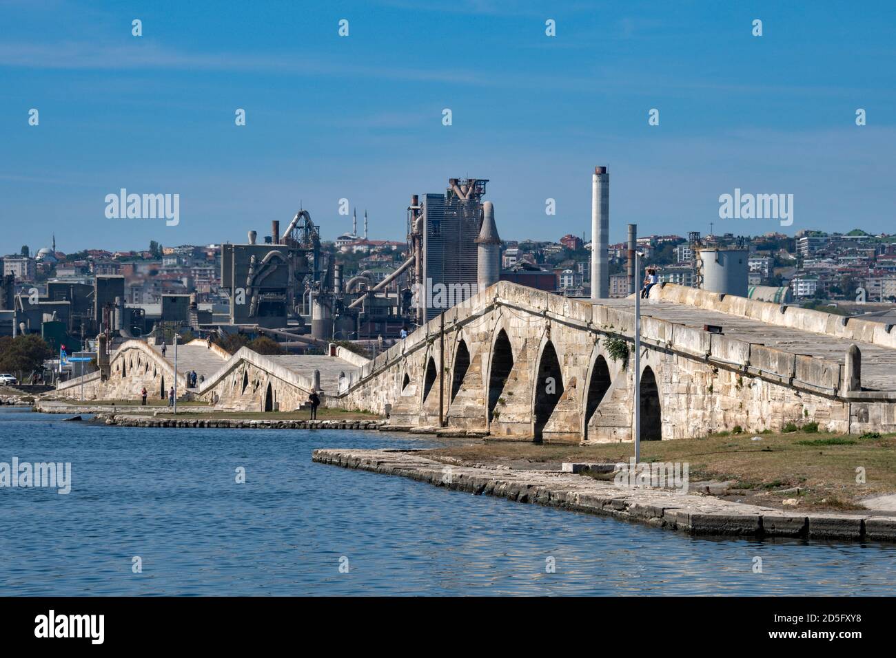 Sultan süleyman bridge hi-res stock photography and images - Alamy