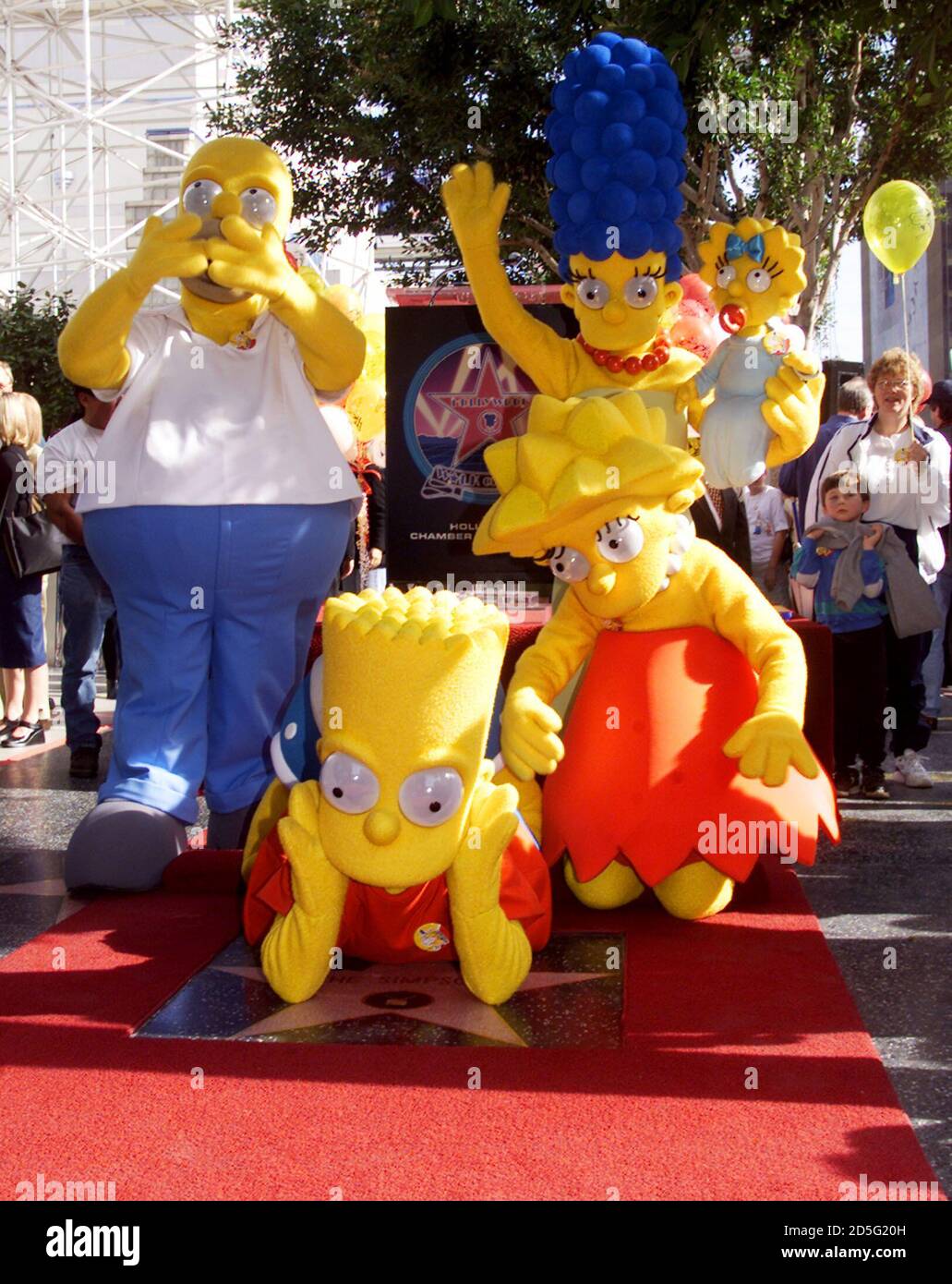 Bart, lisa, homer and marge hi-res stock photography and images - Alamy