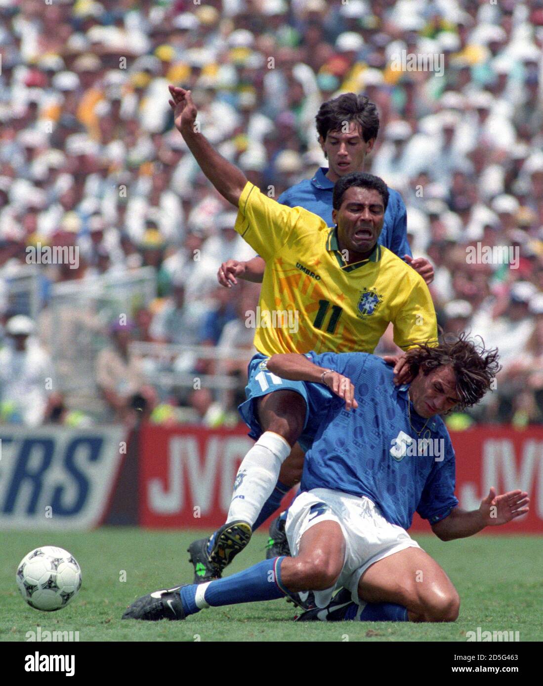 Maldini 1994 hi-res stock photography and images - Alamy