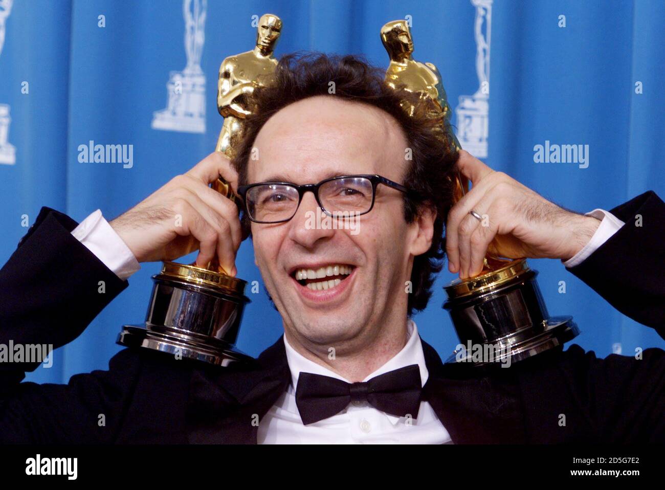 Roberto benigni oscars hi-res stock photography and images - Alamy