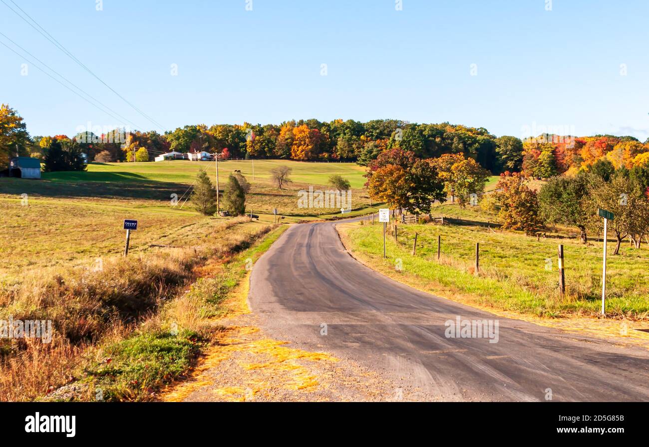Two lane colors hi-res stock photography and images - Alamy