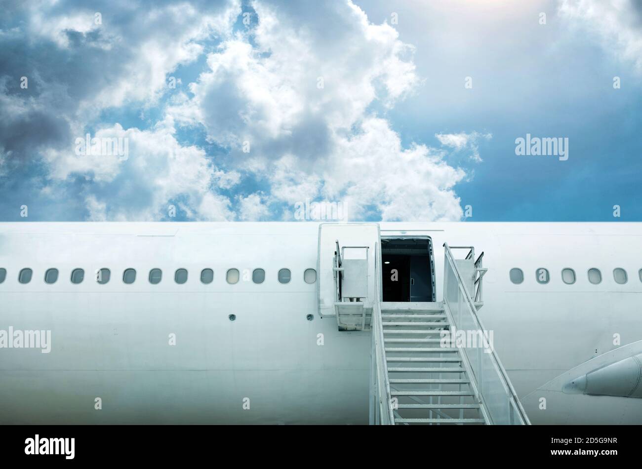 Airplane open door hi-res stock photography and images - Alamy