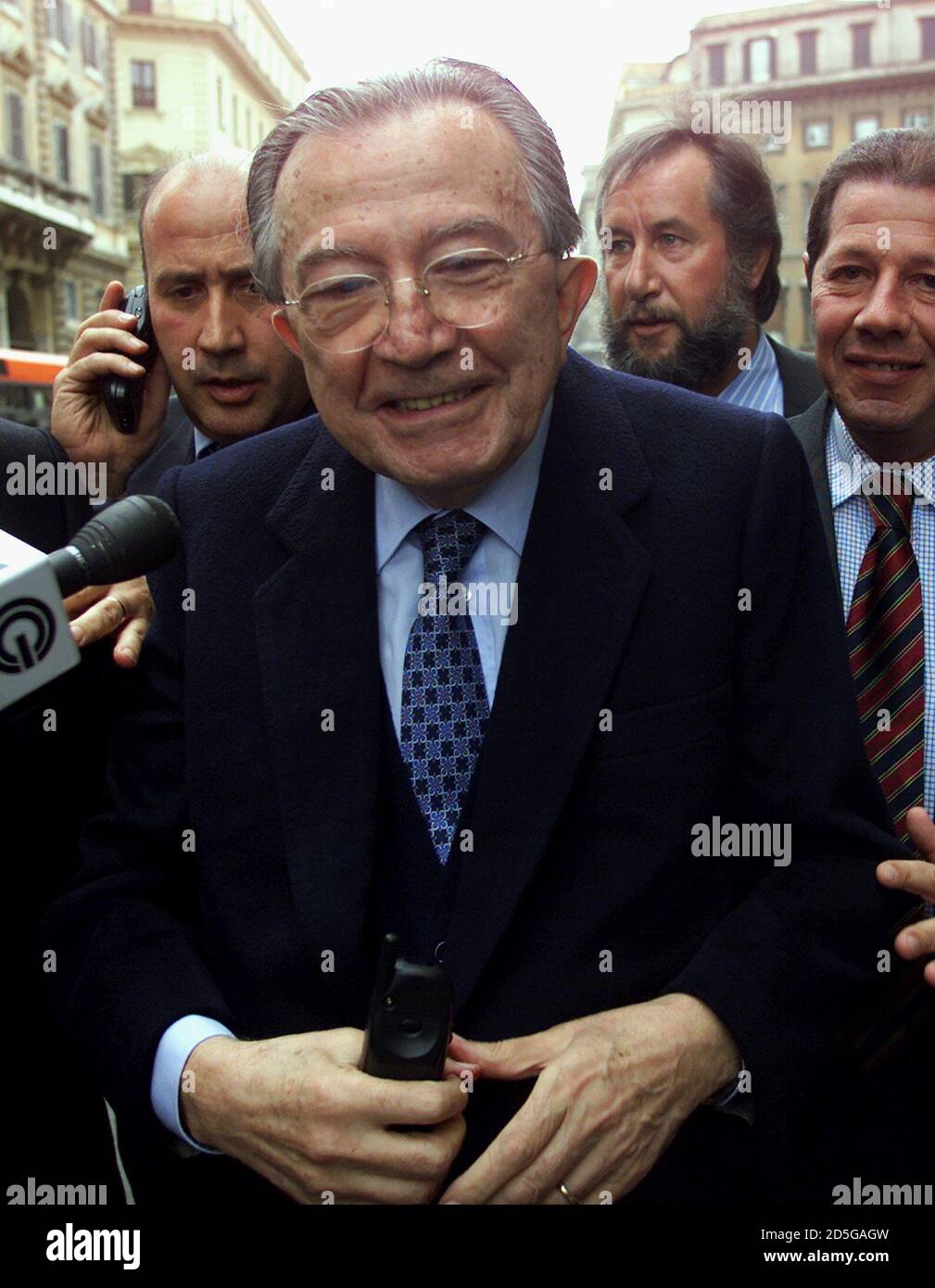 Giulio andreotti prime minister italy hi-res stock photography and ...