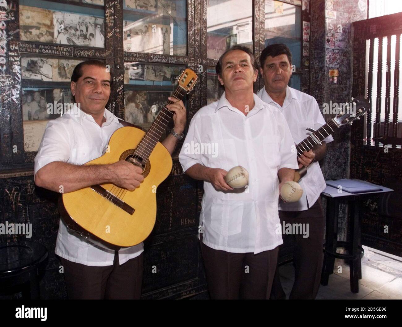 Trio of musicians hi-res stock photography and images - Alamy