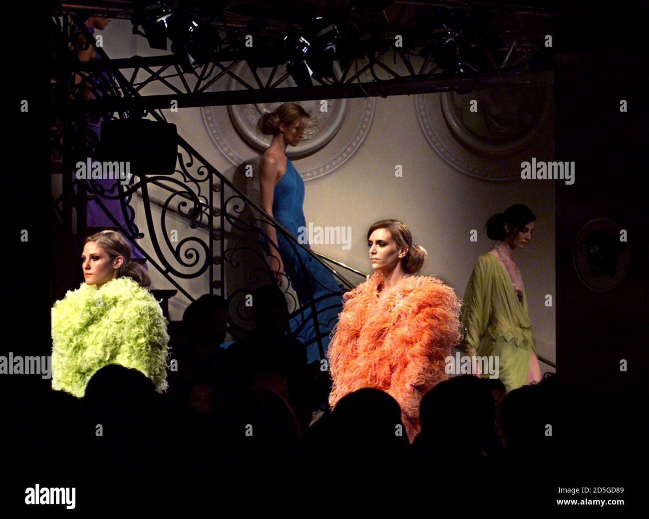 Donatella versace 2000 hi-res stock photography and images - Alamy