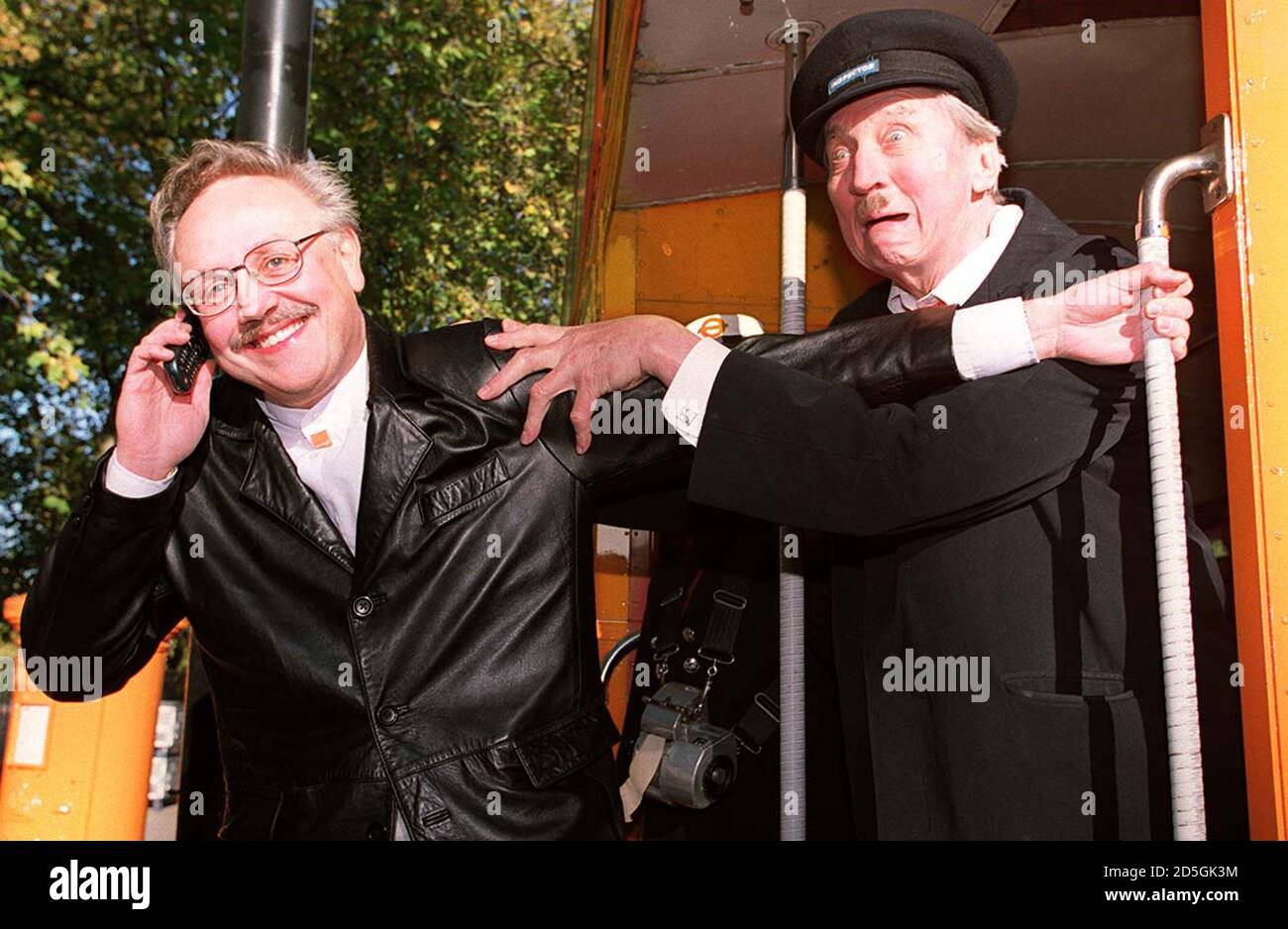 Stephen lewis actor buses hi-res stock photography and images - Alamy