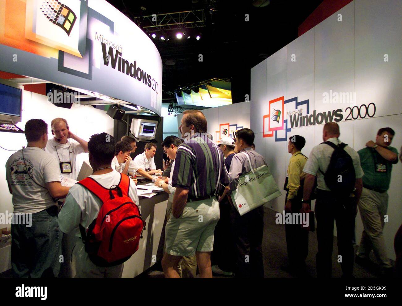 Windows 2000 microsoft hi-res stock photography and images - Alamy