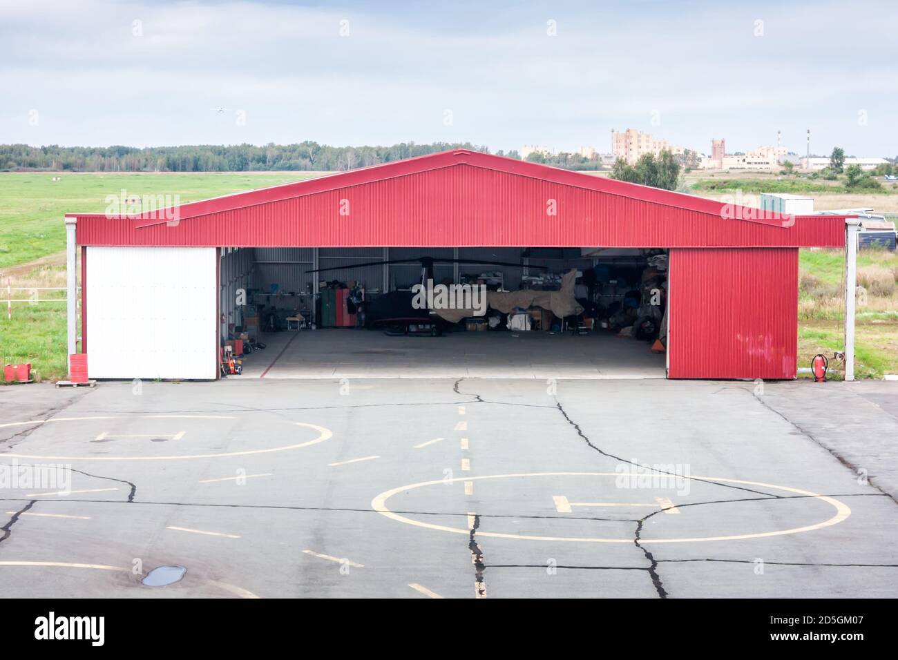 Open Hangar High Resolution Stock Photography and Images - Alamy