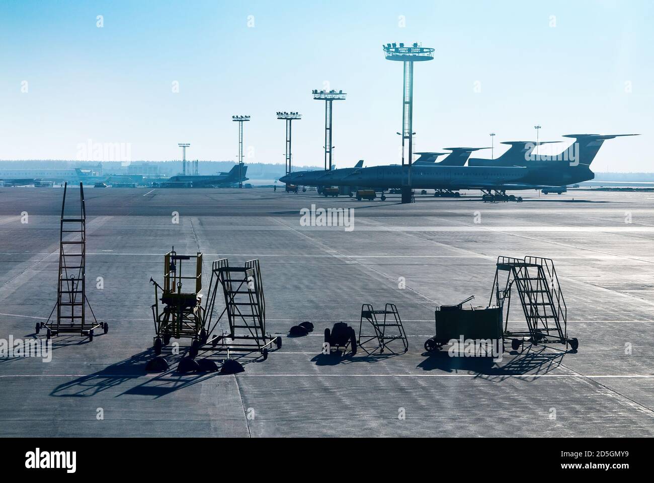 Air groundcrew hi-res stock photography and images - Alamy