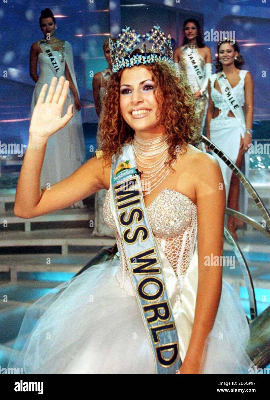 1998 miss israel linor abargil hi-res stock photography and images - Alamy