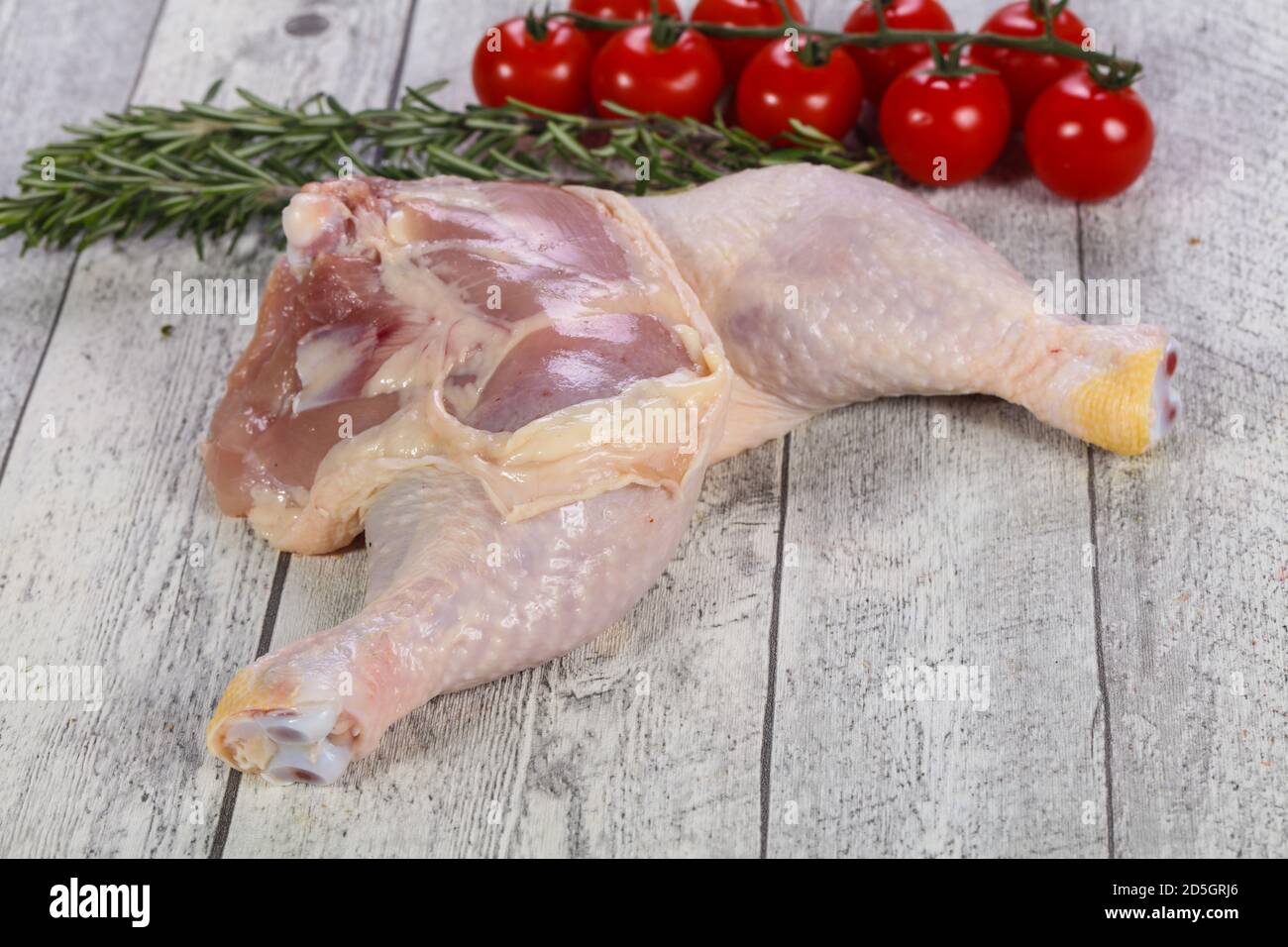 Raw chicken legs - ready for cooking Stock Photo - Alamy