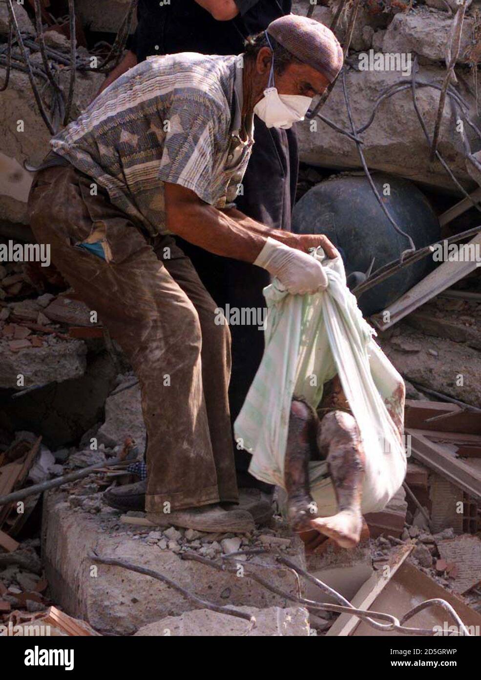 Earthquake dead child hi-res stock photography and images - Alamy