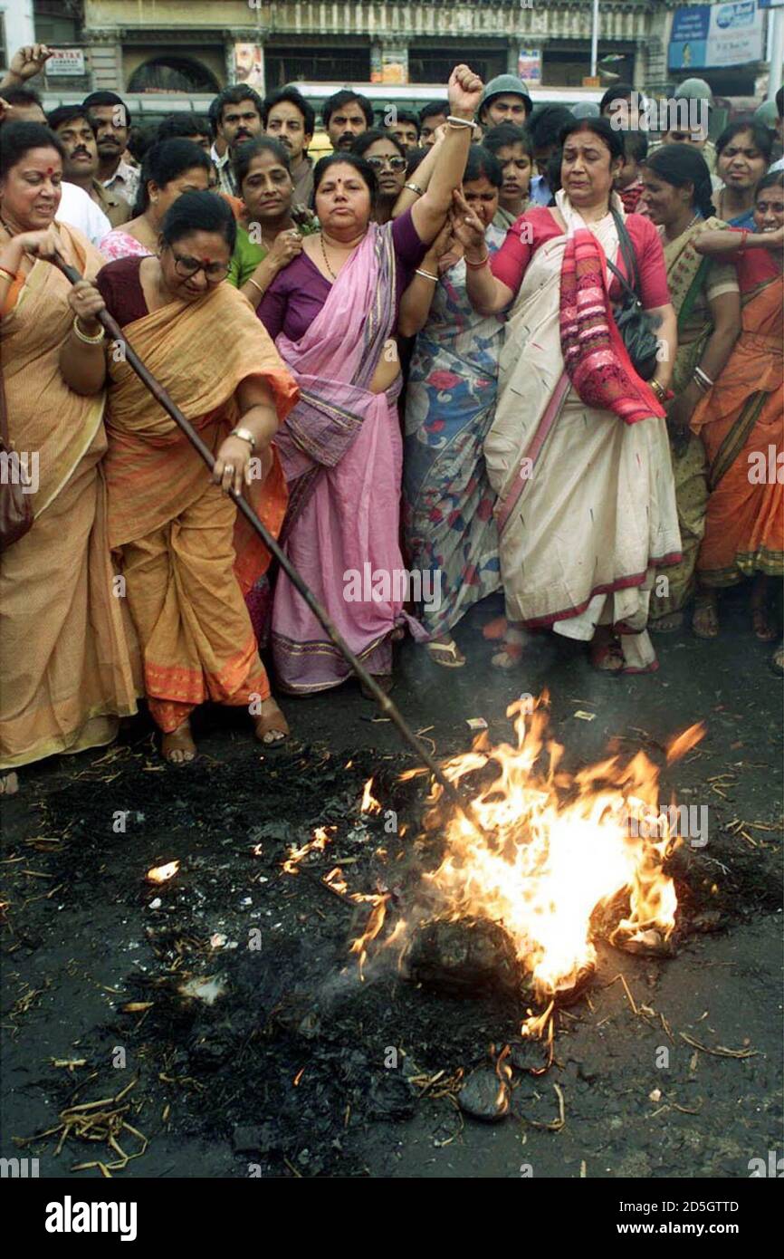Fire deepa mehta hi-res stock photography and images - Alamy