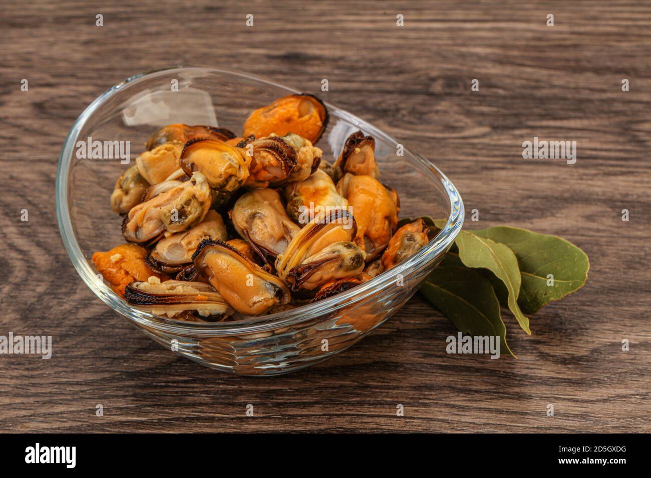 Pickled mussels with spices in the bowl Stock Photo - Alamy