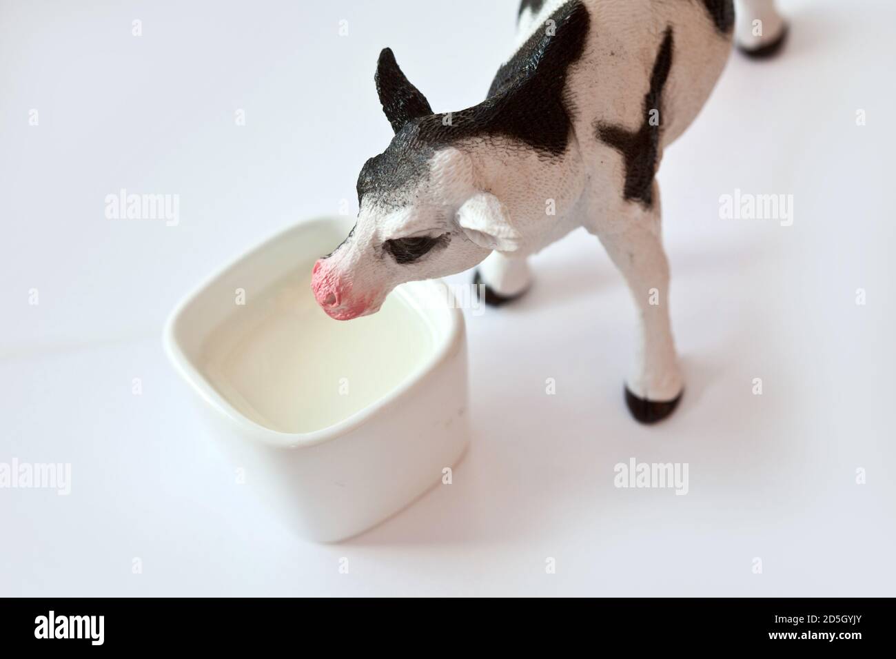 Plastic cow hi-res stock photography and images - Alamy