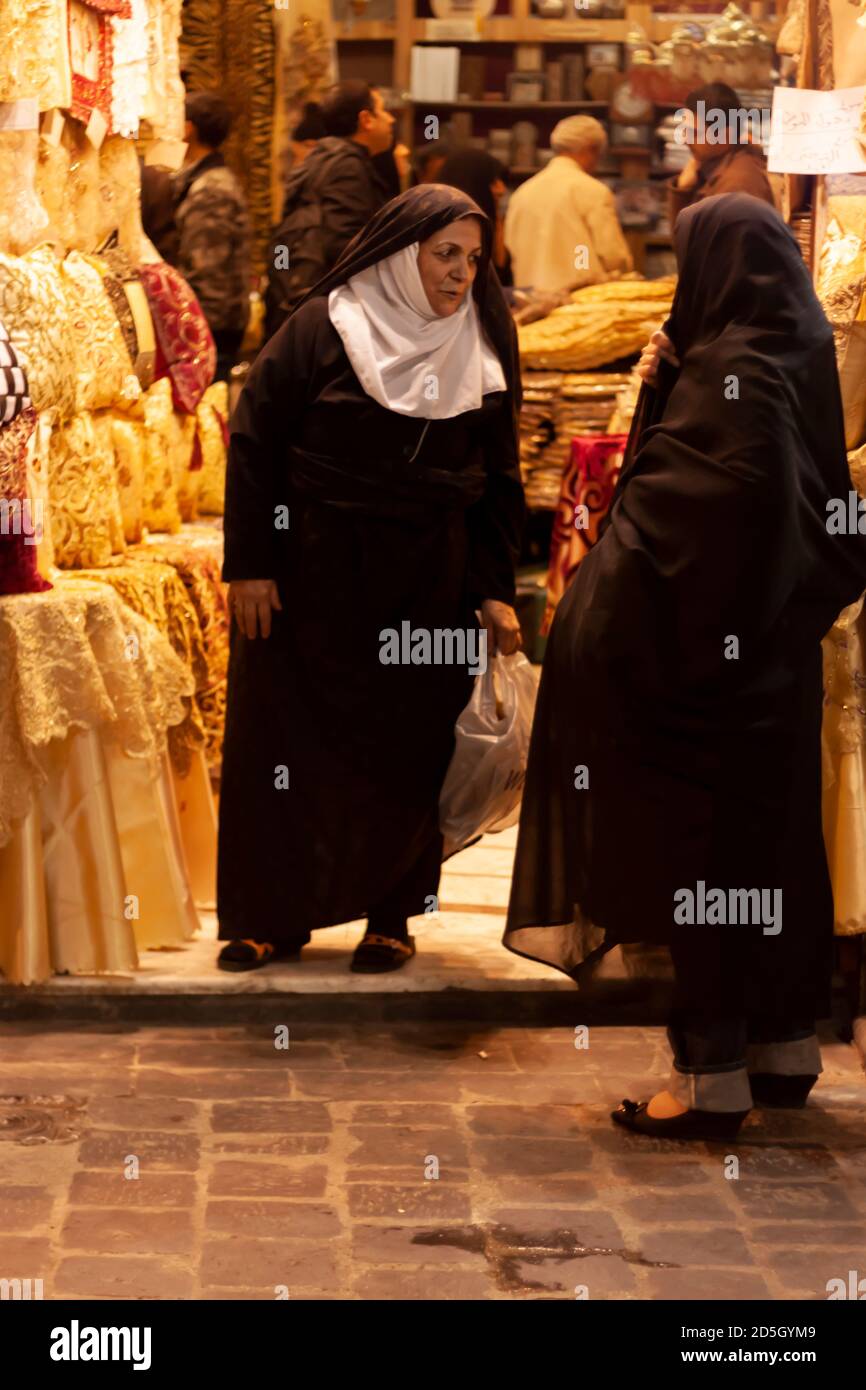 Syrian women hi-res stock photography and images - Alamy