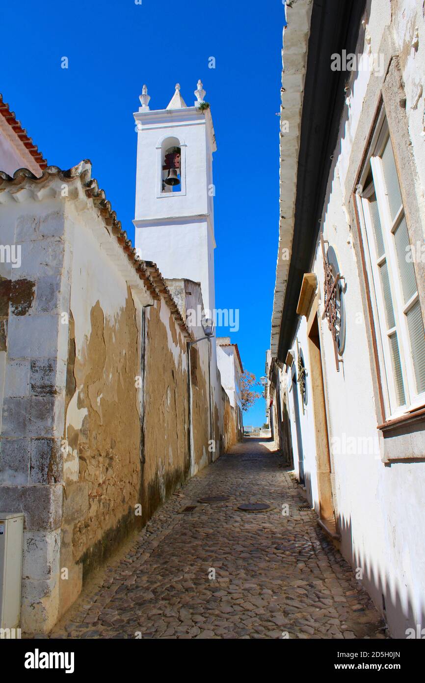 Beautiful white washed buildings of the Algarve Stock Photo - Alamy