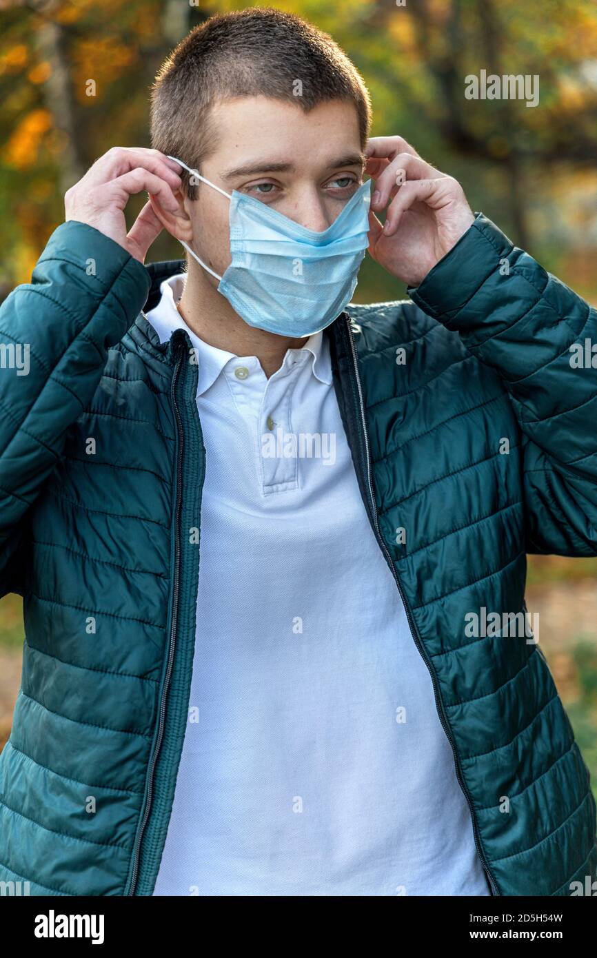 Man using medical protective hi-res stock photography and images - Alamy
