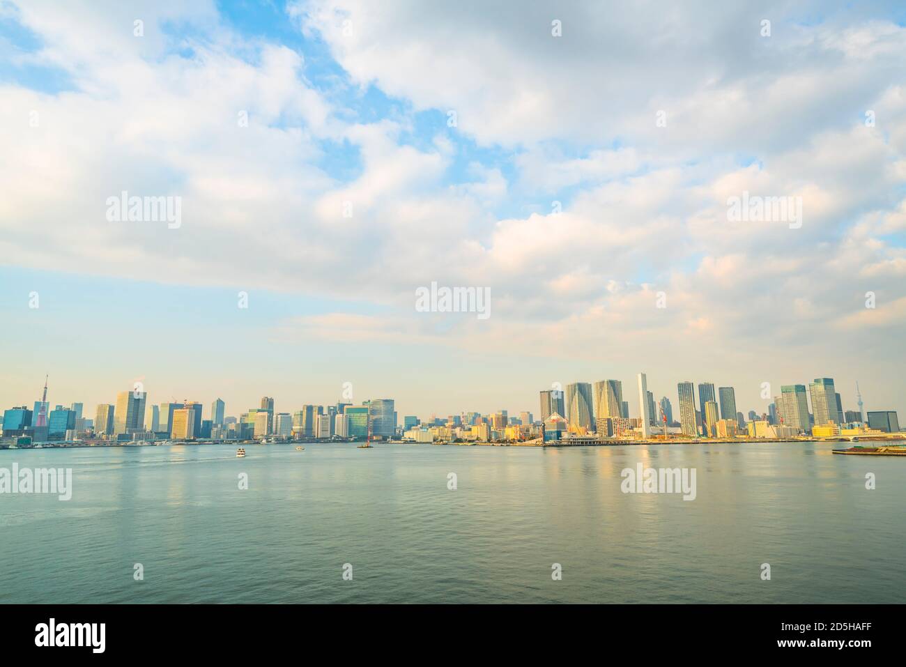 Tokyo bay cruising hi-res stock photography and images - Alamy
