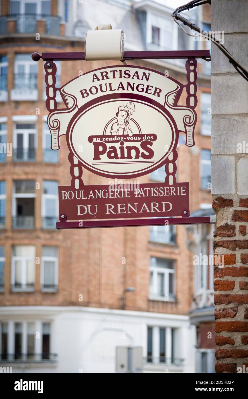 Old french bakery shop hi-res stock photography and images - Alamy