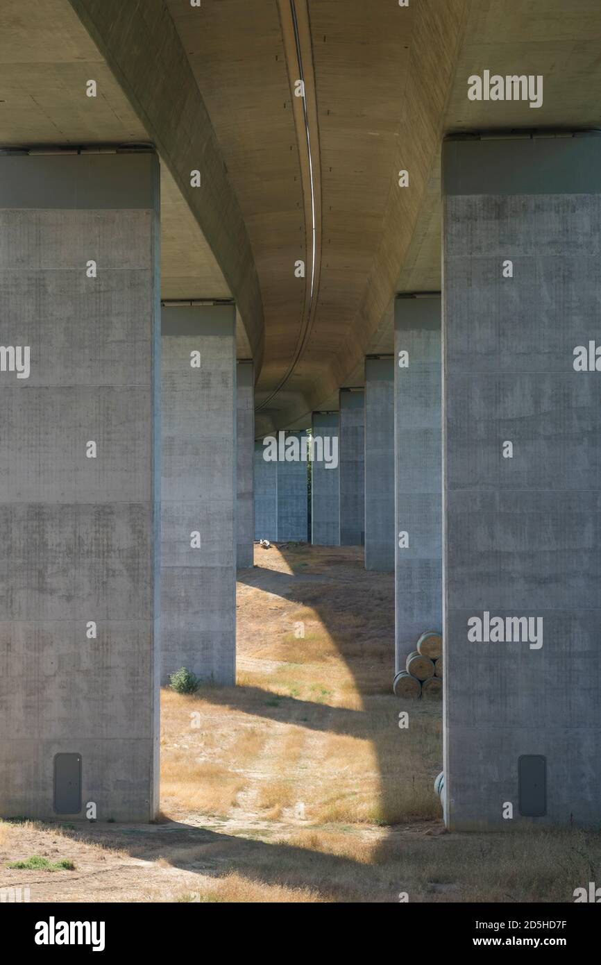 columns of a cocrete highway bridge Stock Photo - Alamy