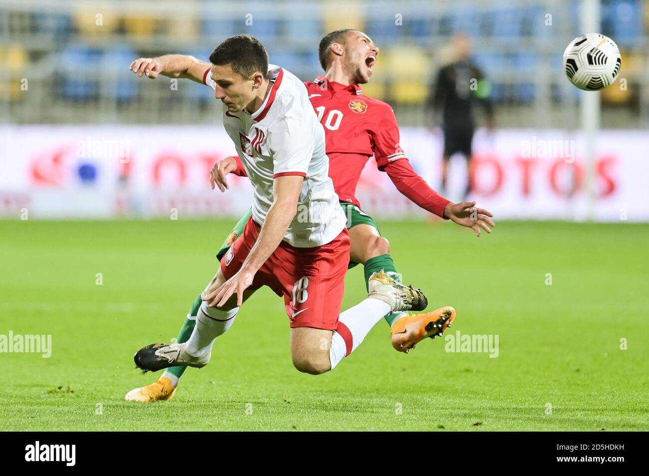 Stanislav Ivanov of Bulgaria (L) and Bartosz Slisz of Poland (R) are ...