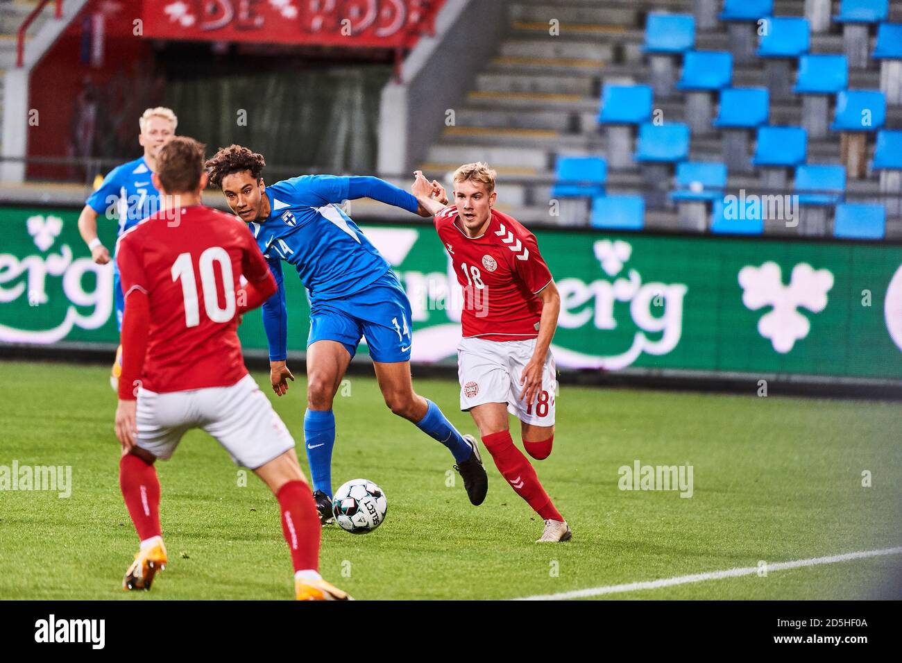 Robin tihi hi-res stock photography and images - Alamy