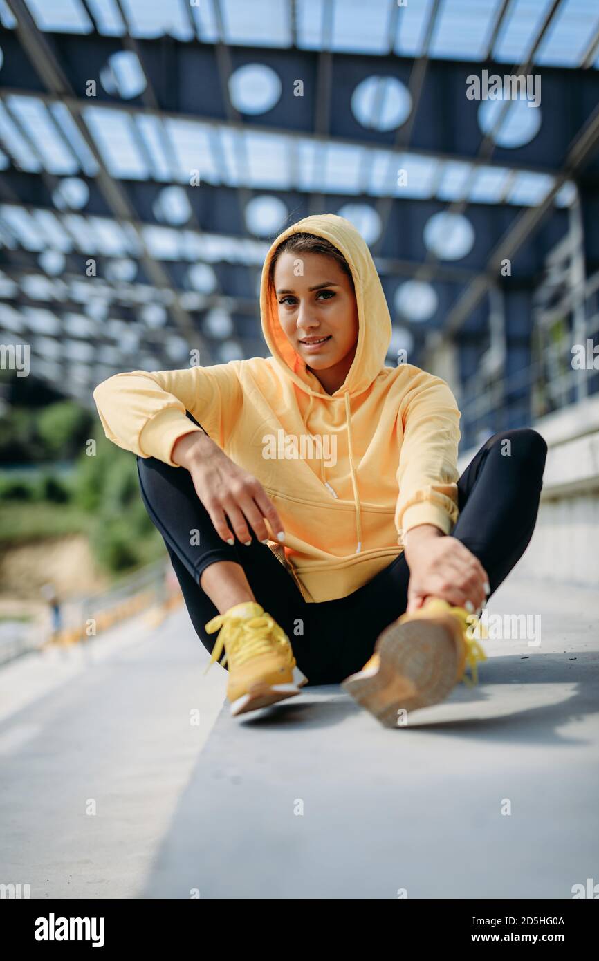 Female runner workout training hi-res stock photography and images - Alamy