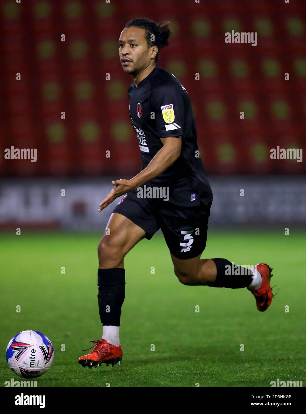 Joe widdowson leyton orient hi-res stock photography and images - Alamy