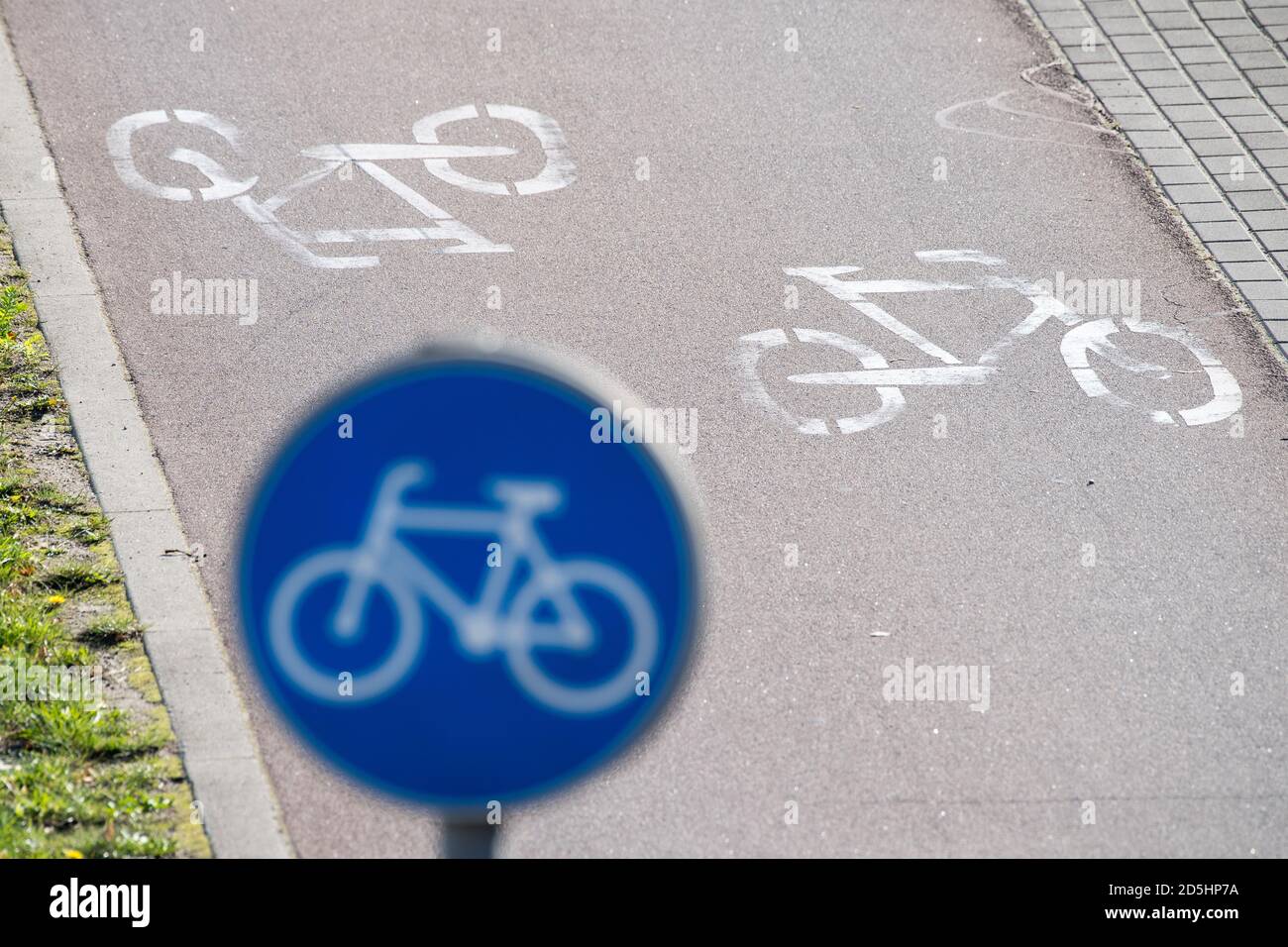 Cycling infrastructure hi-res stock photography and images - Alamy