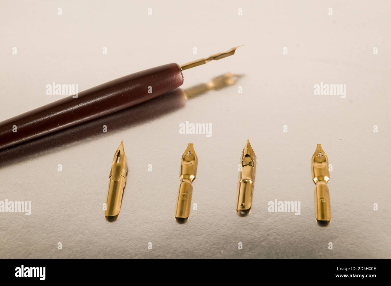 Antique ink pen background Stock Photo - Alamy