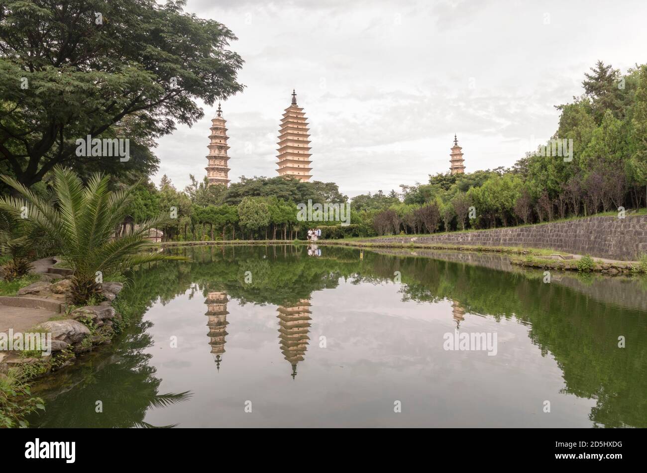 Three pagodas of chongsheng temple hi-res stock photography and images ...
