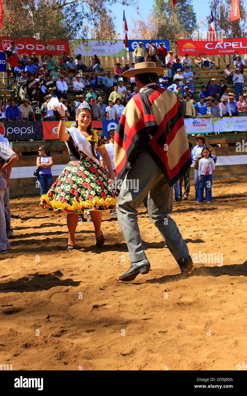 Chile traditional dress hi-res stock photography and images - Alamy