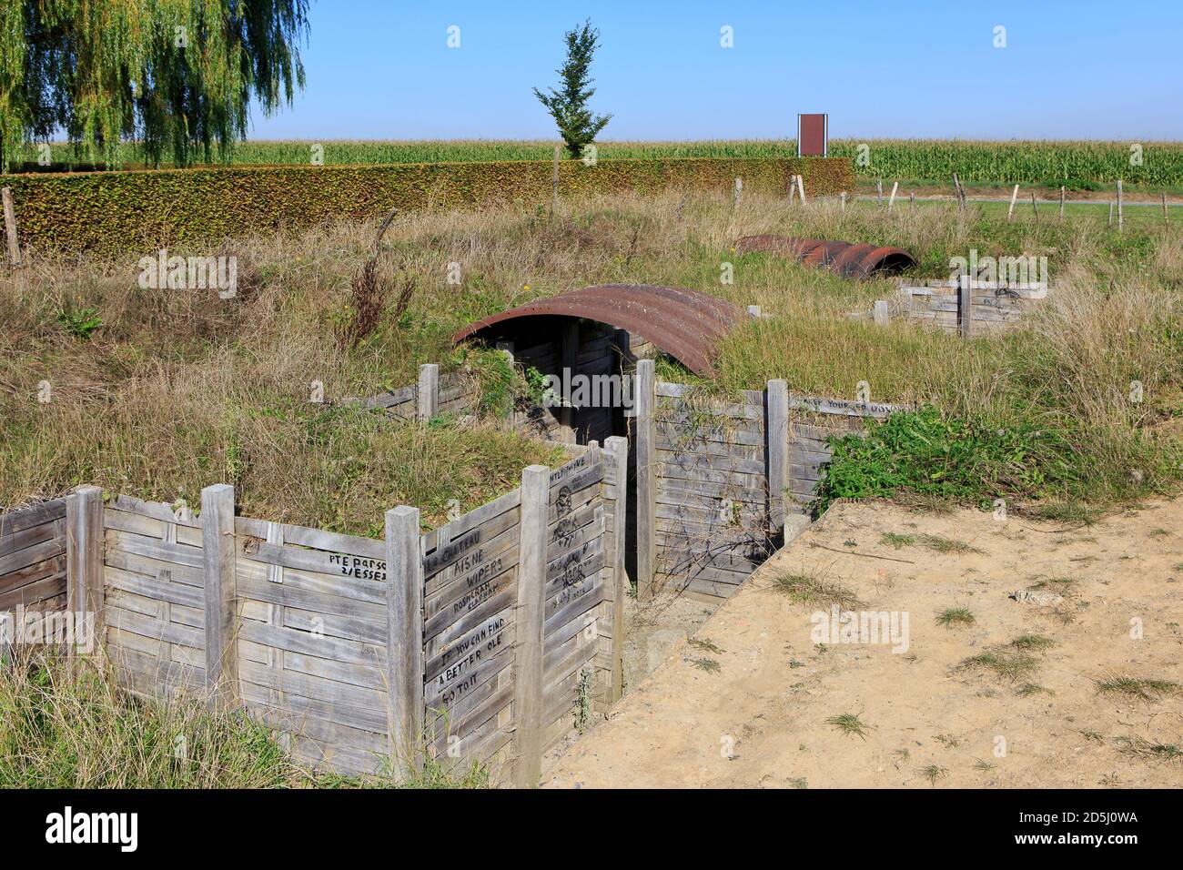 Wwi ww1 dugout hi-res stock photography and images - Alamy