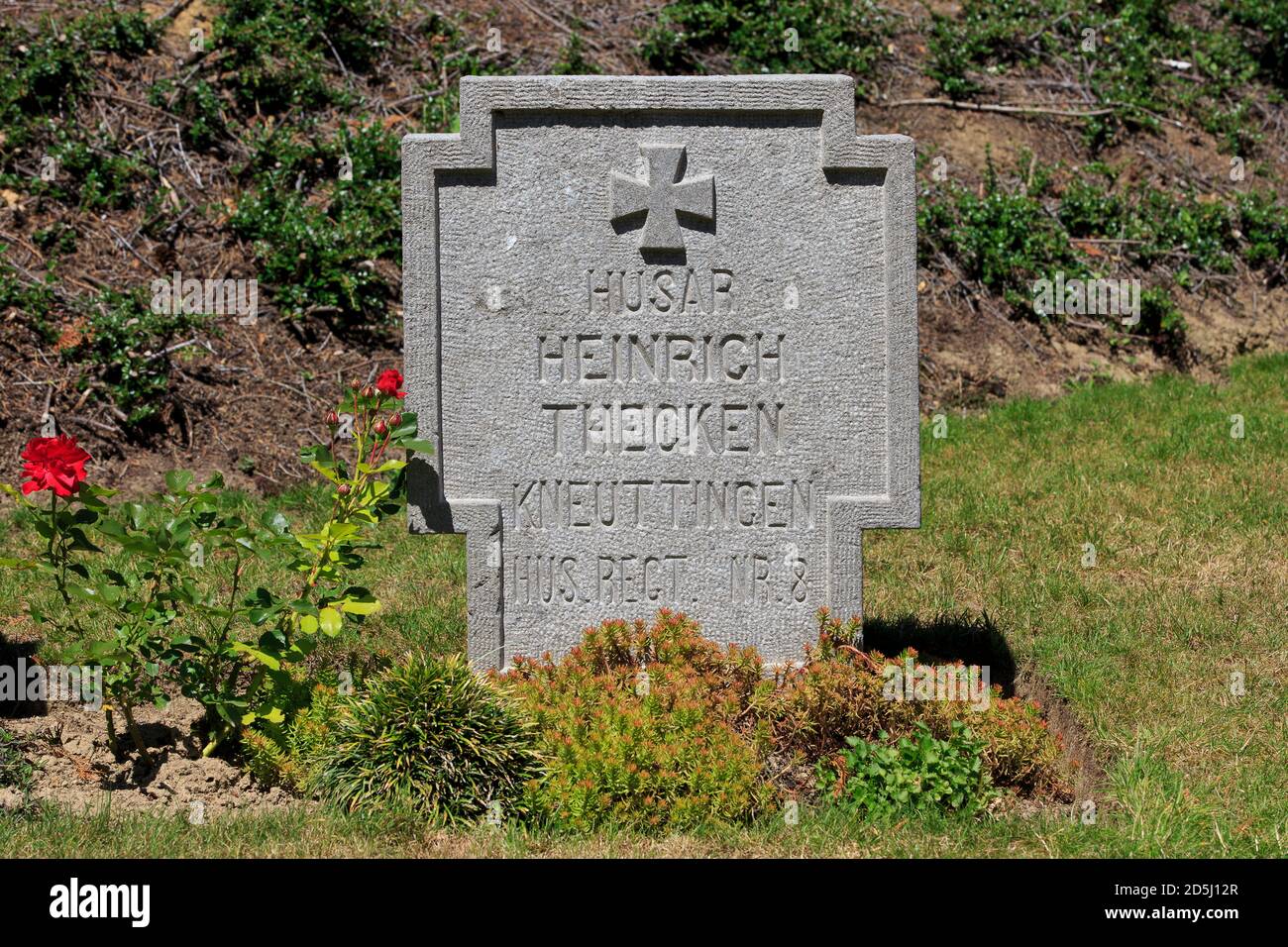 Tombstone of German WWI Hussar Heinrich Thecken at St. Symphorien ...