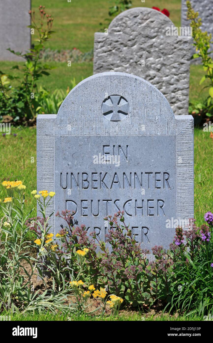 Tombstone of an unknown German WWI soldier at St. Symphorien Military ...