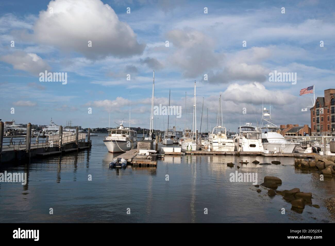 Long wharf boston hi-res stock photography and images - Alamy