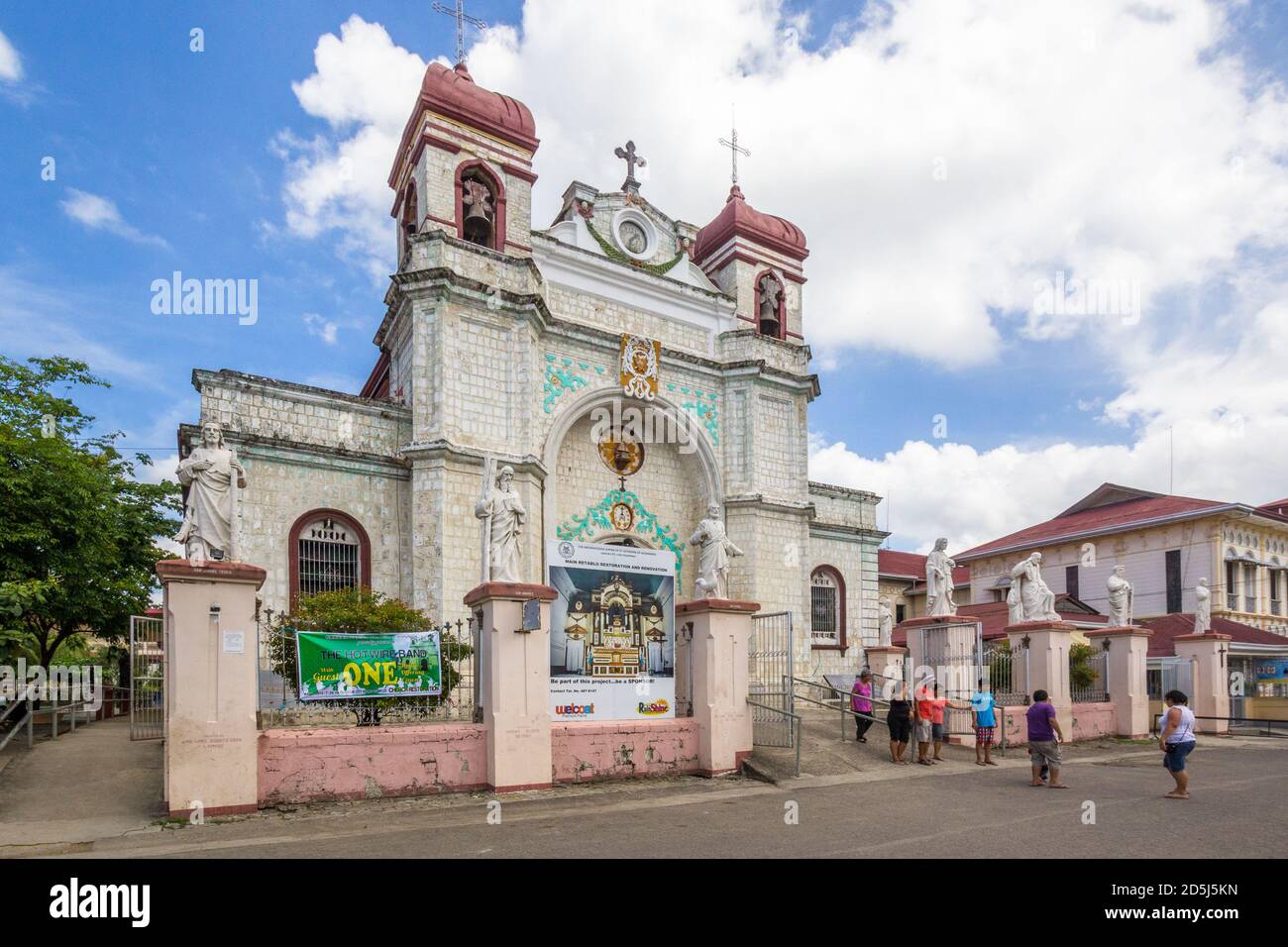 Facade of the heritage church of Carcar in Cebu Stock Photo - Alamy