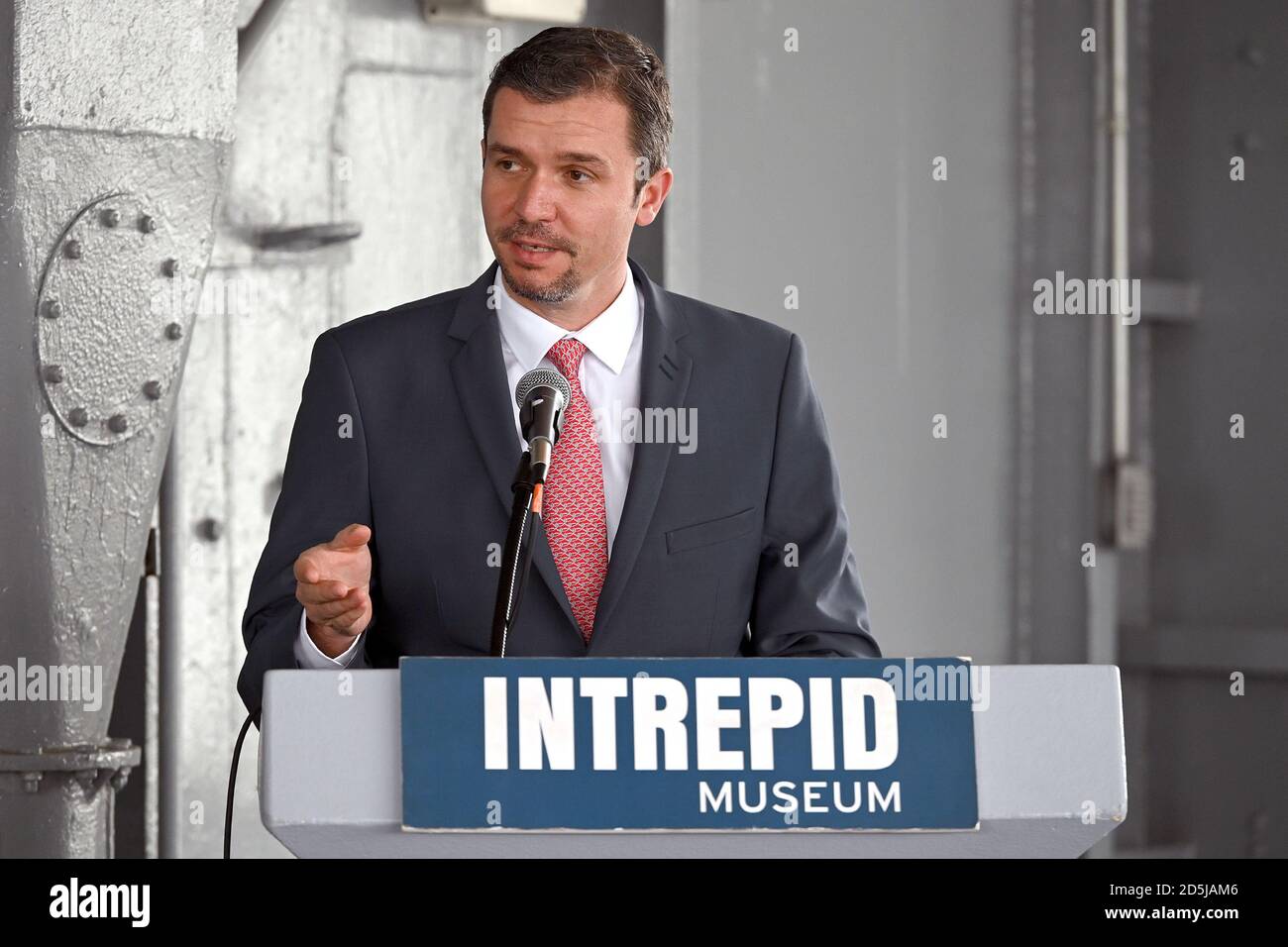 George medaille hi-res stock photography and images - Alamy