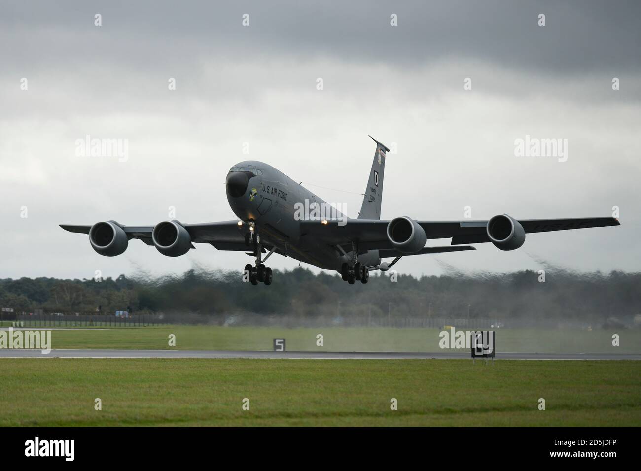100th Aerial Refueling Wing High Resolution Stock Photography and ...