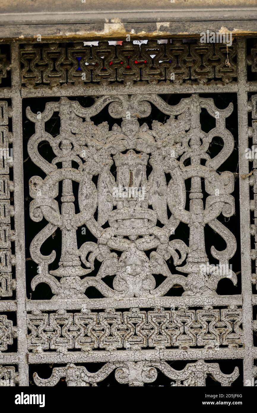 Cimetiere du Pere Lachaise typical french cemetery, Photo image a ...
