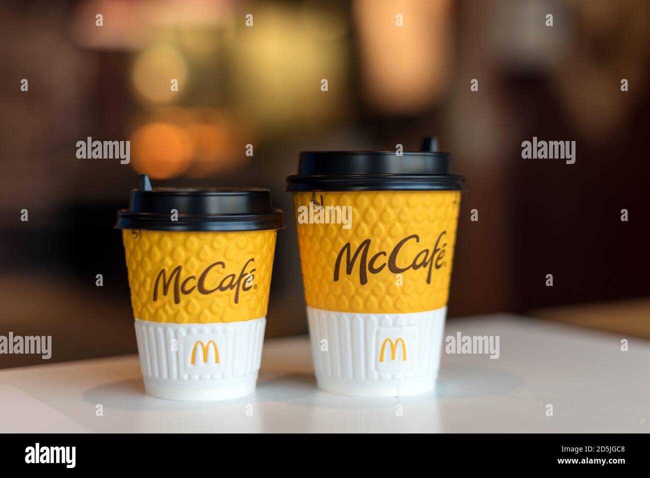 Mccafe interior hi-res stock photography and images - Alamy