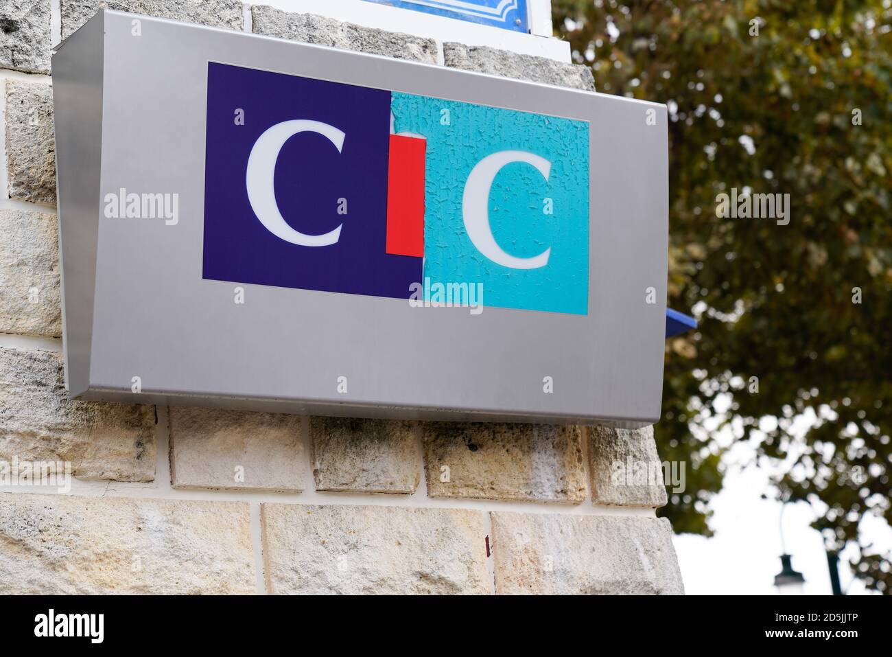 Bordeaux , Aquitaine / France - 10 10 2020 : CIC logo and sign front of ...