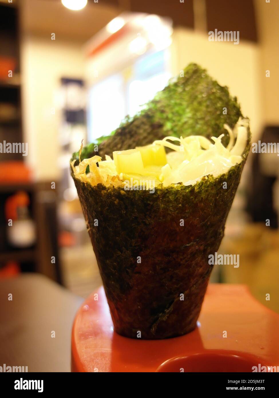 Japanese hand roll hi-res stock photography and images - Alamy