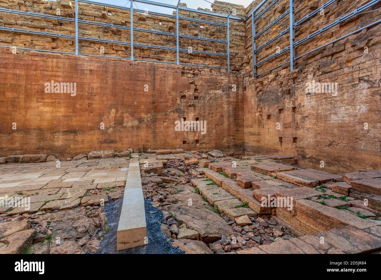 sacrificial altar in Great Temple of the Moon from 700 BC in Yeha ...