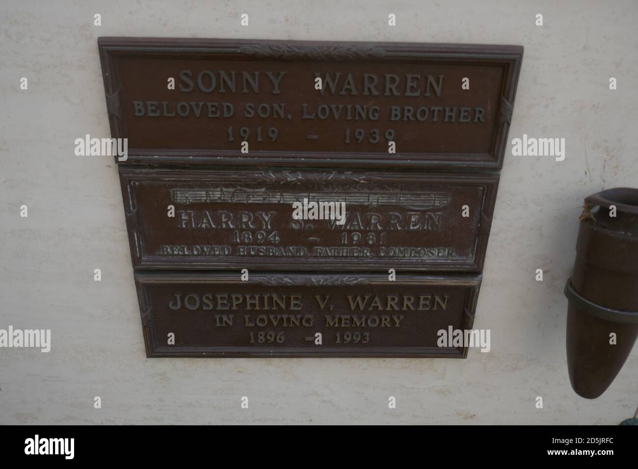 Harry warren composer hi-res stock photography and images - Alamy