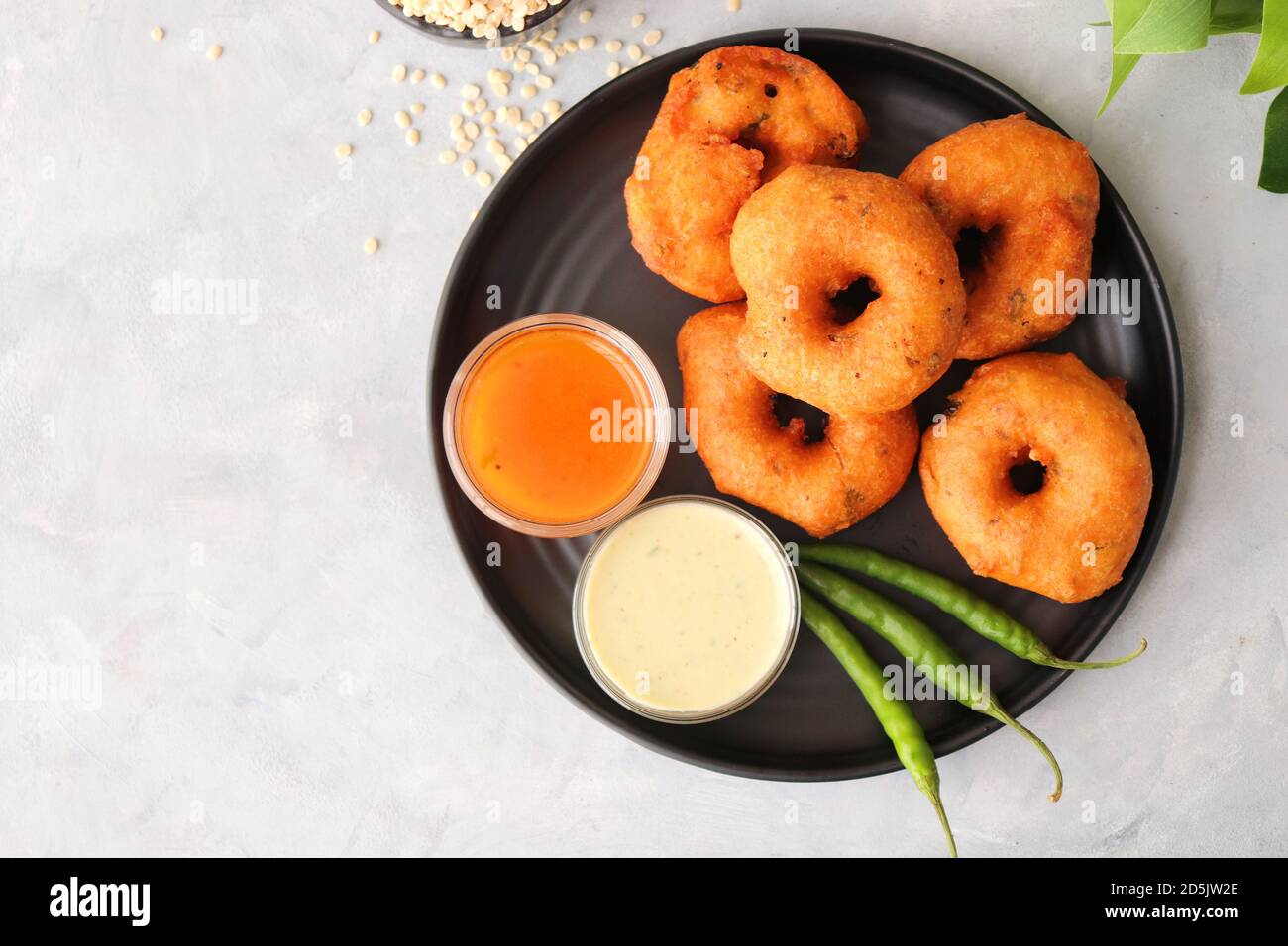 Vada or Medu vadai with sambar and coconut chutney - Popular South ...