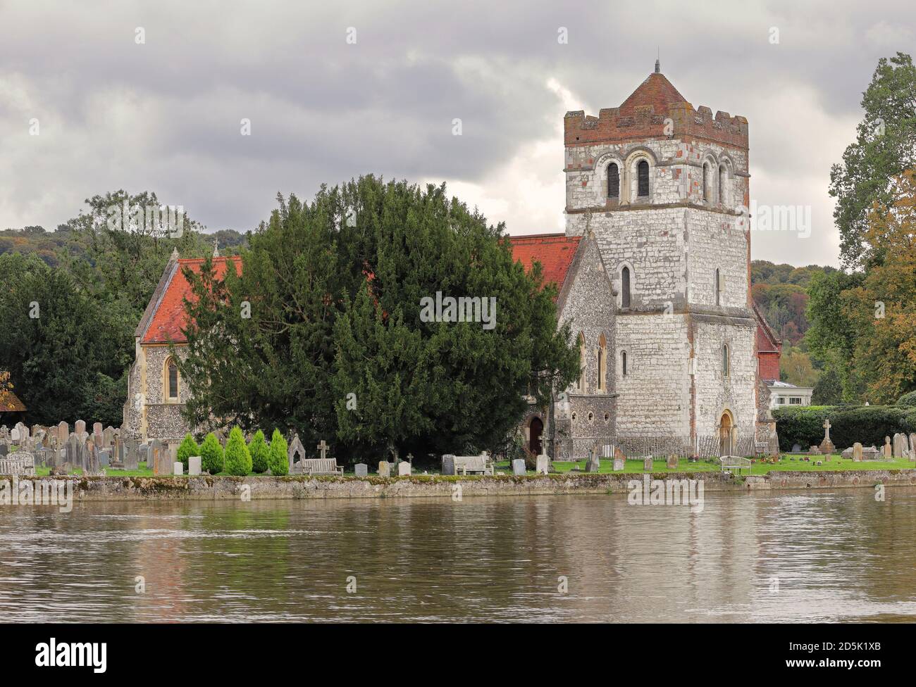 Thames village hi-res stock photography and images - Alamy