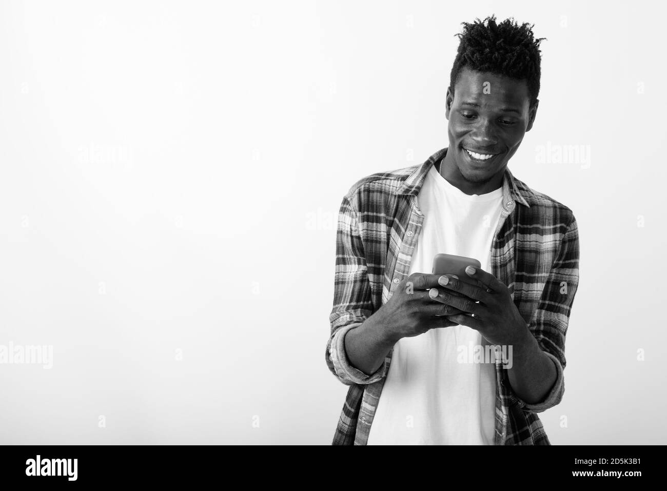 African hands cellphone hi-res stock photography and images - Alamy